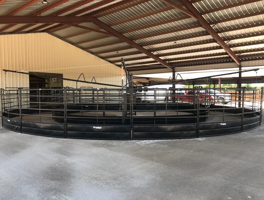 Priefert Panel Walker 40' 4 Horse Solid Bottom Touchscreen