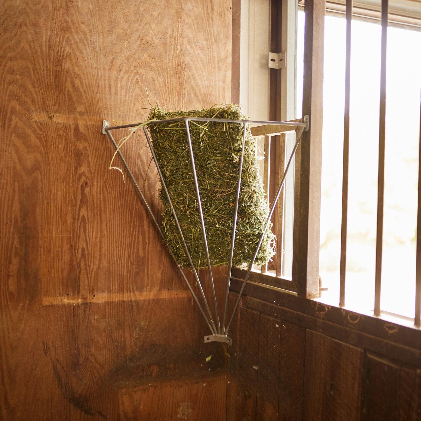 Tarter Corner Mount Galvanized Manger Feeder
