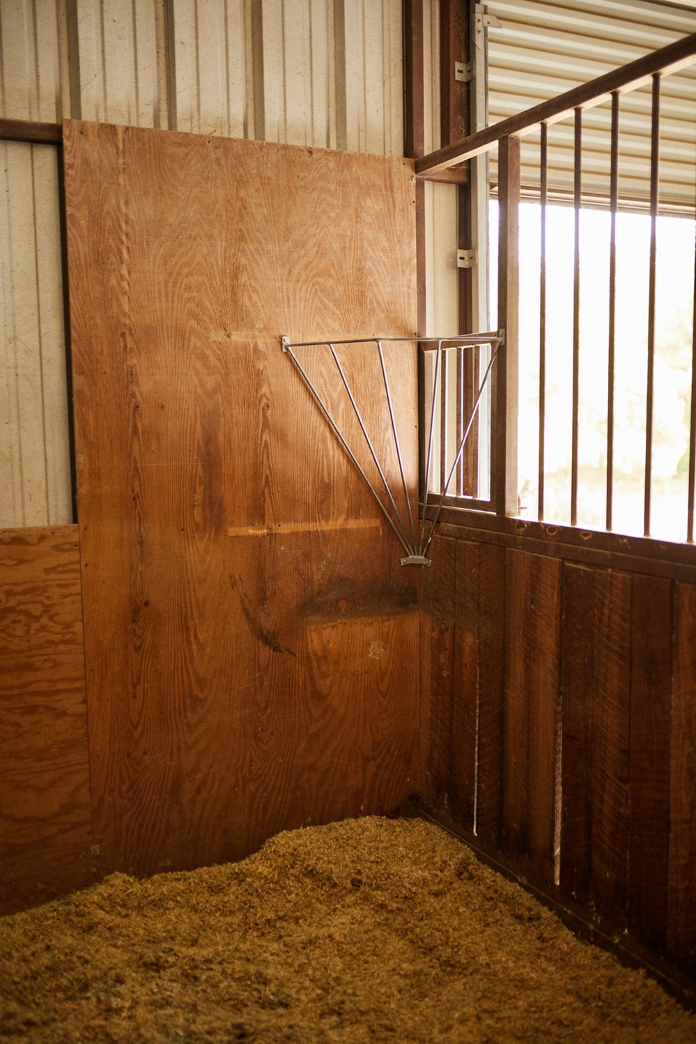 Tarter Corner Mount Galvanized Manger Feeder